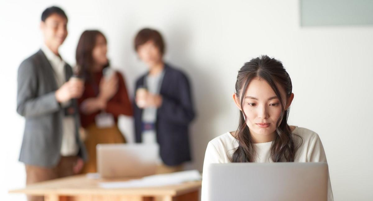 「職場で嫌われてるかも ?」と感じたときの対処法|嫌われやすい人とは Canvas|若手社会人の『悩み』と『疑問』に答えるポータルサイト